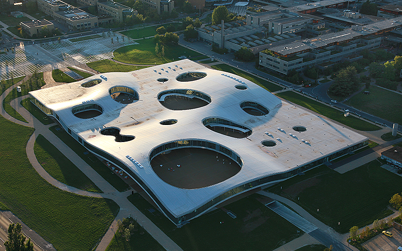 Rolex Learning Center feiert Jubiläum - www.gebaeudetechnik-news.ch