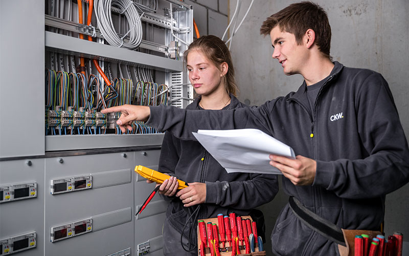 CKW lanciert Praktika für Berufseinsteigende - www.gebaeudetechnik-news.ch